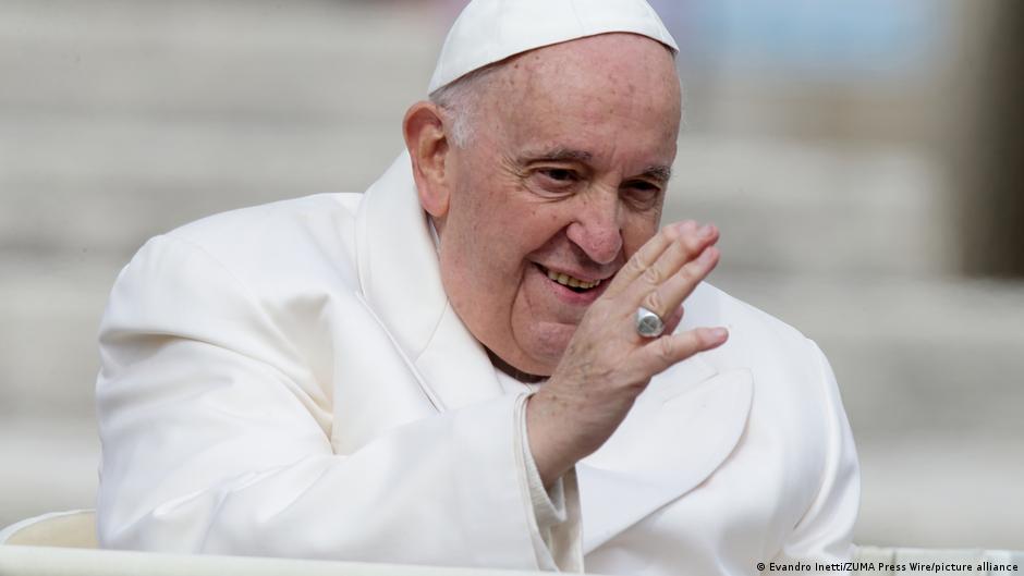 Pope Francis to leave hospital in time for Easter mass – DW – 03/31/2023
