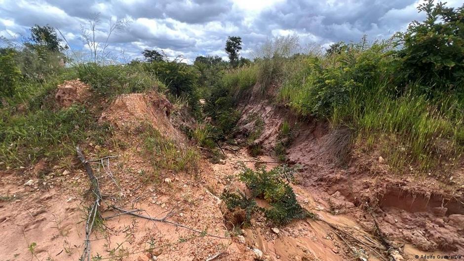 Angola continua a debater-se com problema das ravinas – DW – 09/04/2023