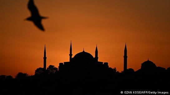 Turkey seeks to crack down on organized crime – DW – 12/22/2023