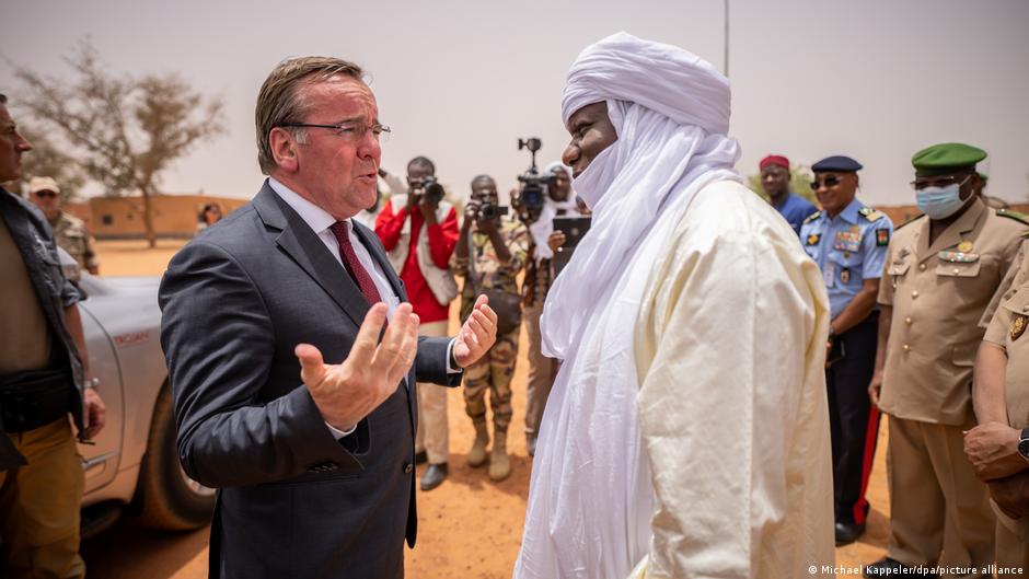 Germany pledges to expand military cooperation with Niger – DW – 04/13/2023