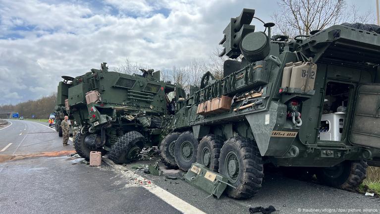 US armored vehicles crash on autobahn in Bavaria — reports – DW – 04/17 ... US armored vehicles crash on autobahn in Bavaria — reports – DW – 04/17 ...