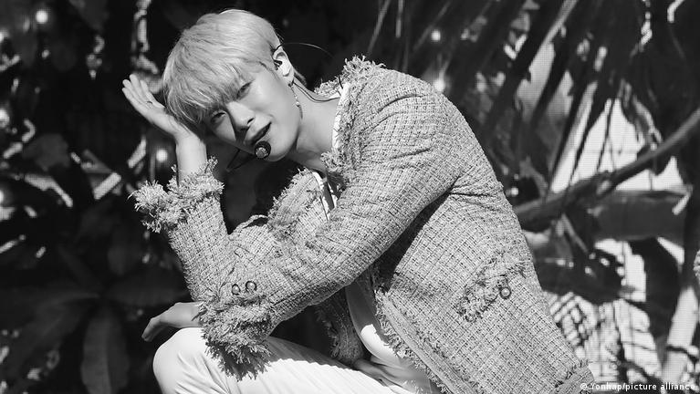 K-pop star Moonbin dead at 25 – DW – 04/19/2023