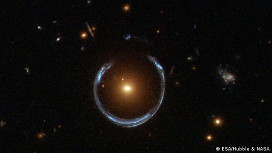 Misión Euclid de la ESA descubre nuevo "anillo de Einstein" – DW – 10/02/2025