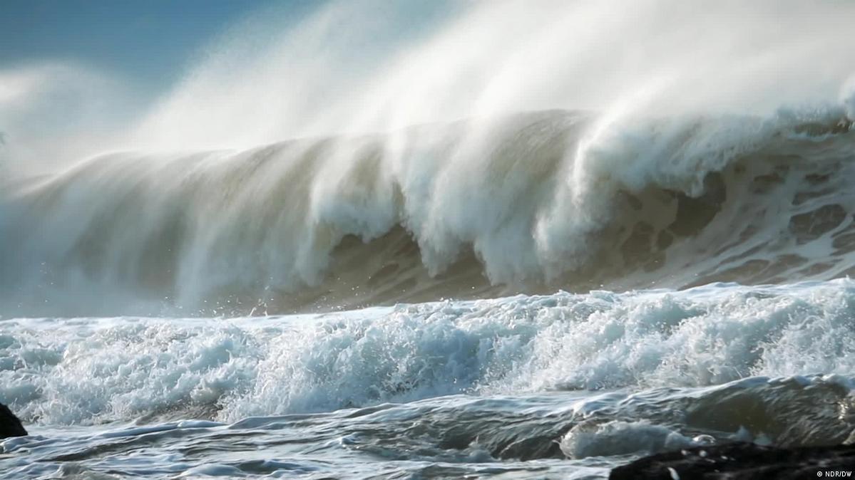 ¿Cómo se originan las olas monstruo? – DW – 28/04/2023