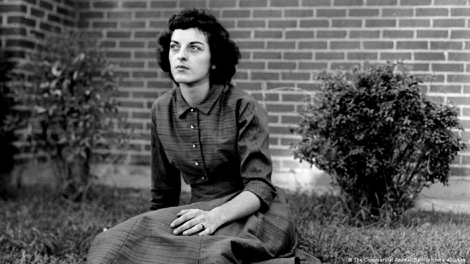 Woman whose claims led to lynching of Emmett Till, dies – DW – 04/28/2023