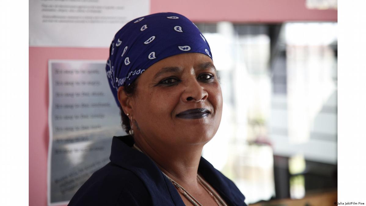 A South African street worker's fight against violence – DW – 05/05/2023