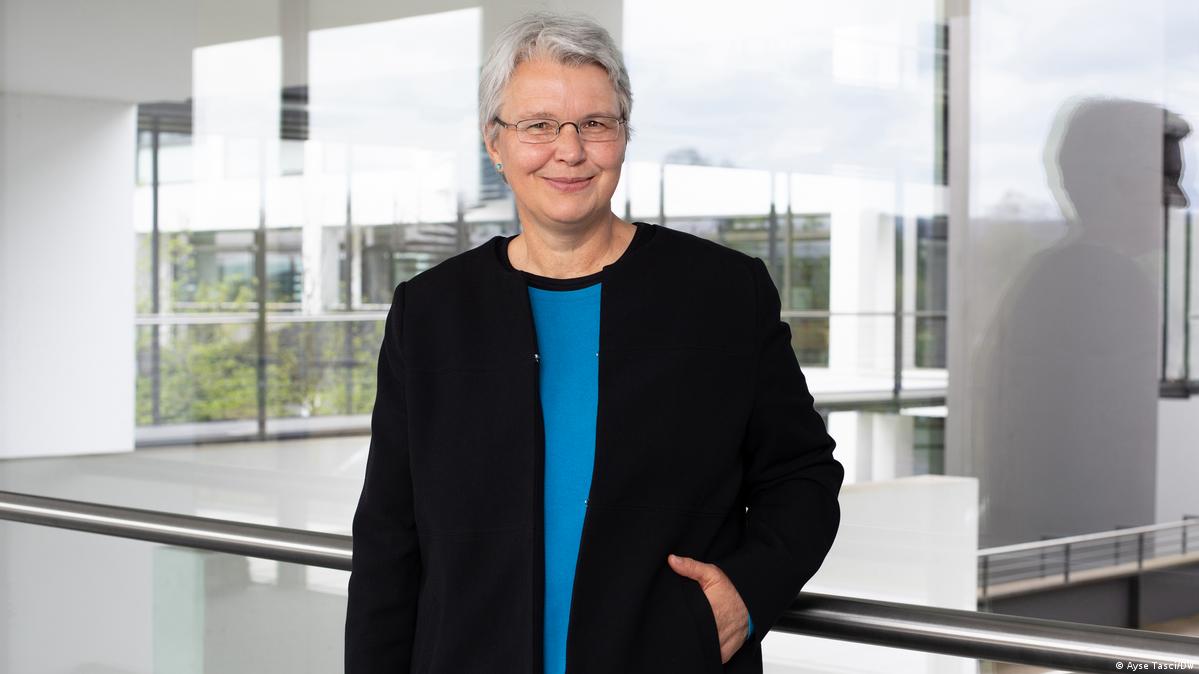 Andrea Grunau – DW