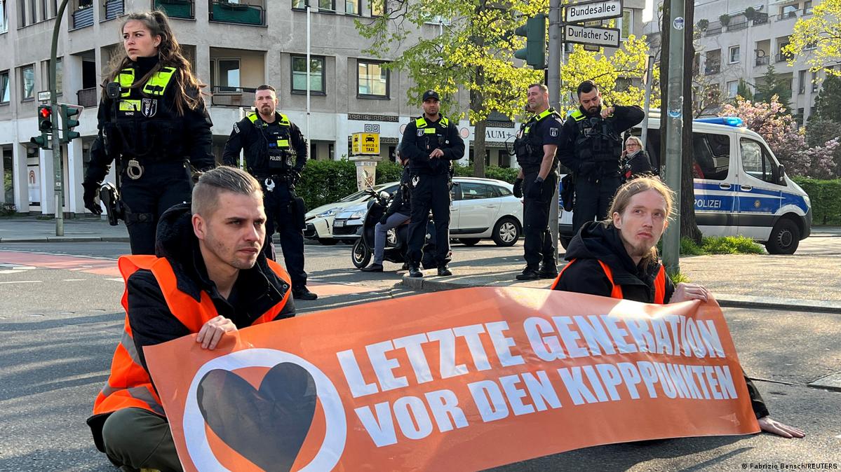 SPD chief: Climate protests need 'proportionate' response – DW – 05/28/2023
