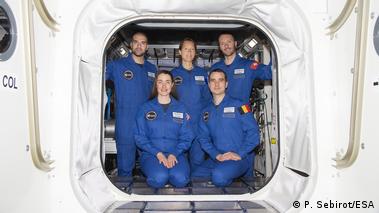ESA introduces its latest class of European astronauts – DW – 05/03/2023