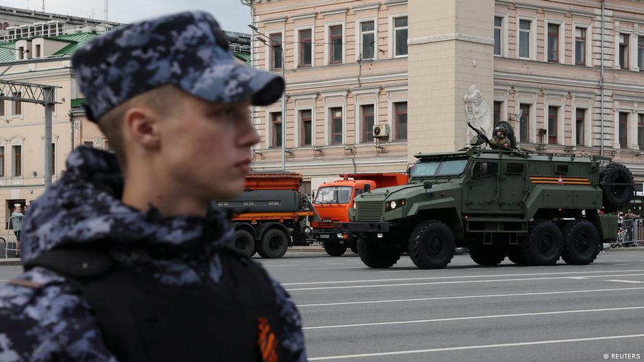 Ukraine updates: Russia ups security after 'drone attack' – DW – 05/05/2023