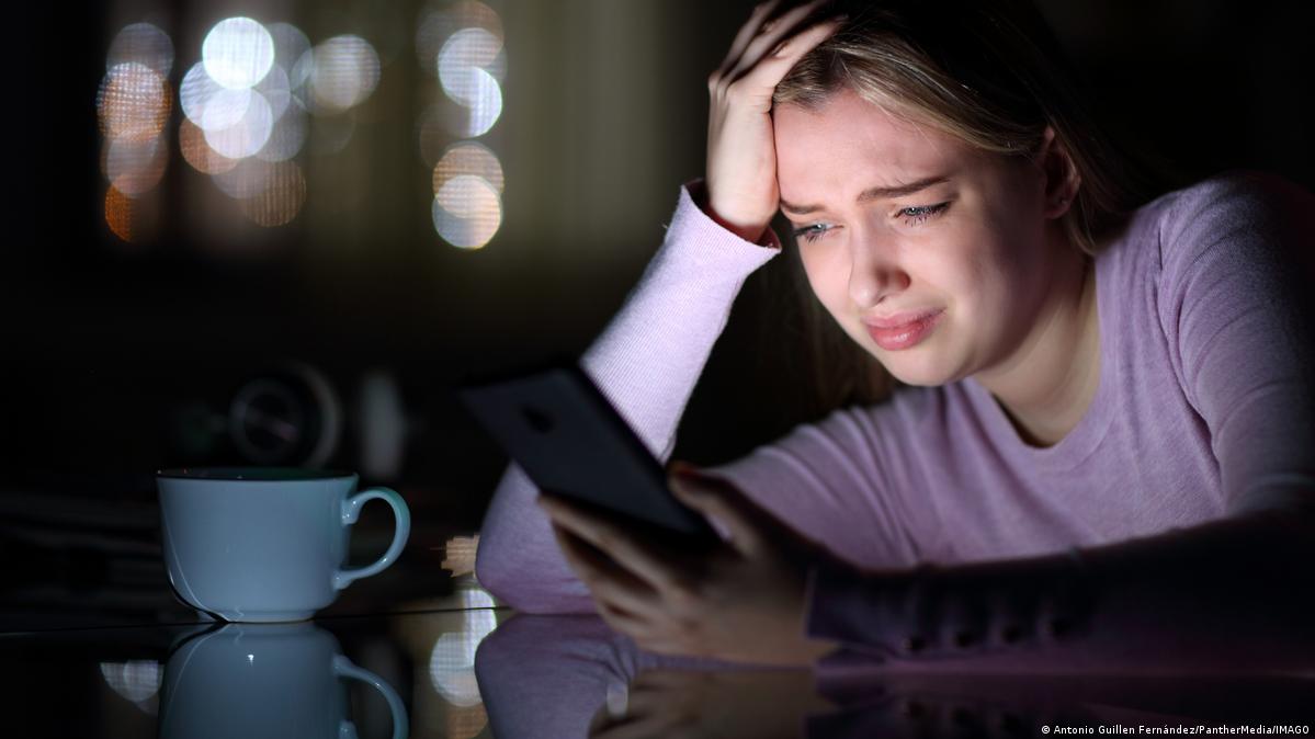 WHO: Cyberbullying affects 1 in 6 school kids – DW – 03/27/2024