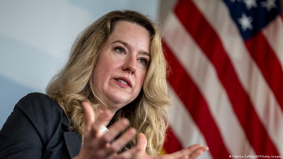 US candidate Amy Pope to head UN migration agency – DW – 05/15/2023