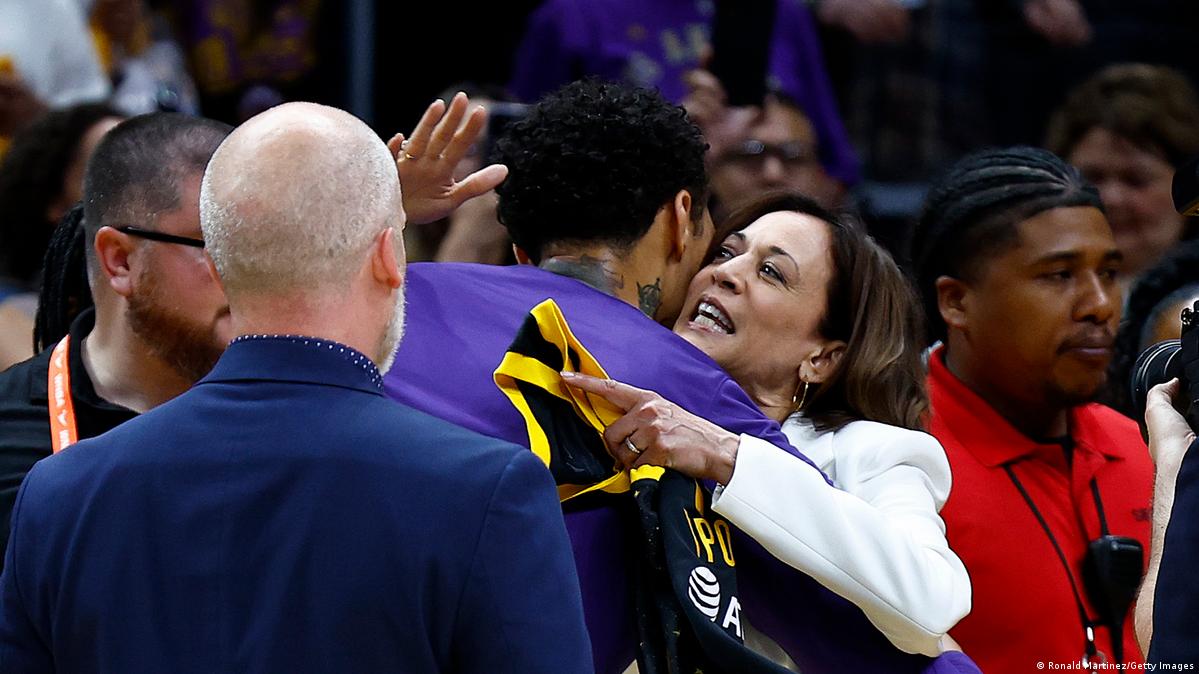 Brittney Griner returns to WNBA, meets Kamala Harris – DW – 05/20/2023