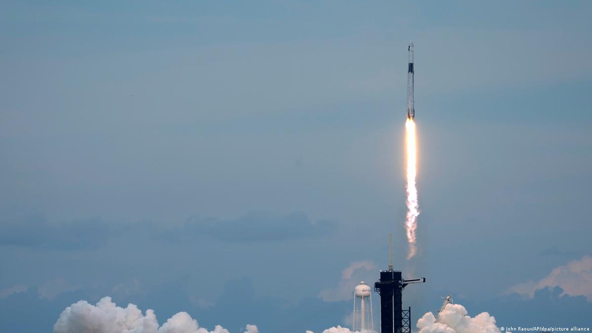 Two Saudi astronauts on Falcon 9 rocket to the ISS