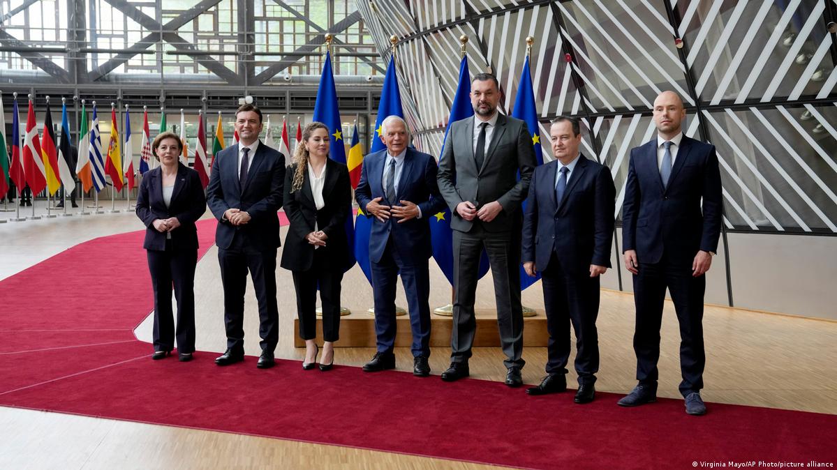 EU foreign ministers hold talks on Ukraine, Balkans