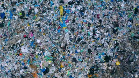 Coca Cola's Plastic Problem – DW – 05/23/2023