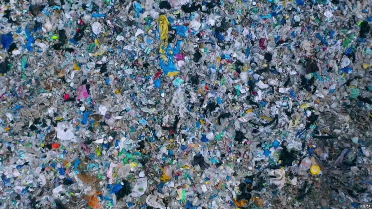 Coca Cola's Plastic Problem – DW – 05/23/2023