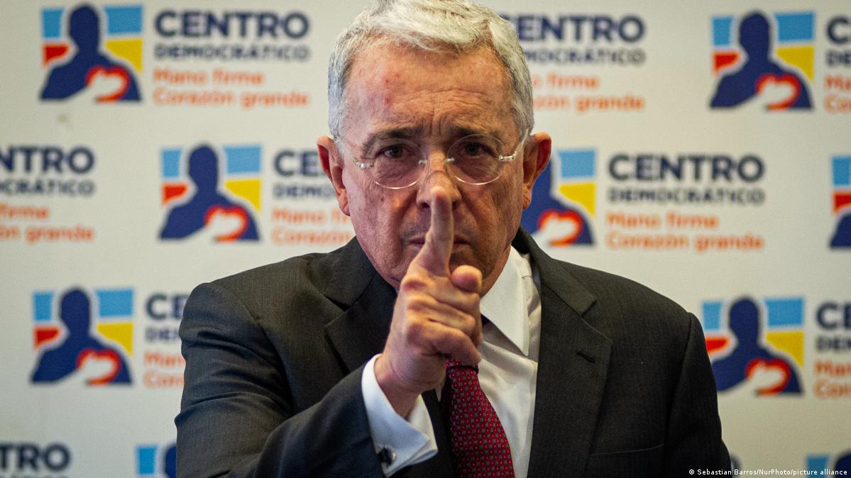Expresidente Uribe anticipa su llamado a juicio en Colombia – DW – 06/10/2023