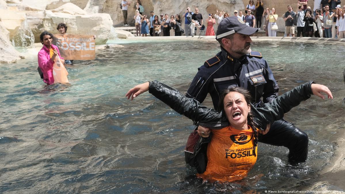 Europe grapples with Last Generation climate protests – DW – 05/28/2023