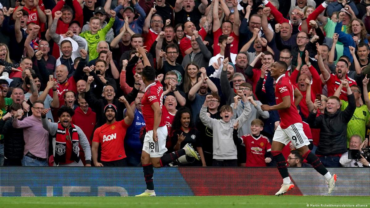 Manchester United toma último boleto inglés para Champions – DW – 26/05/2023