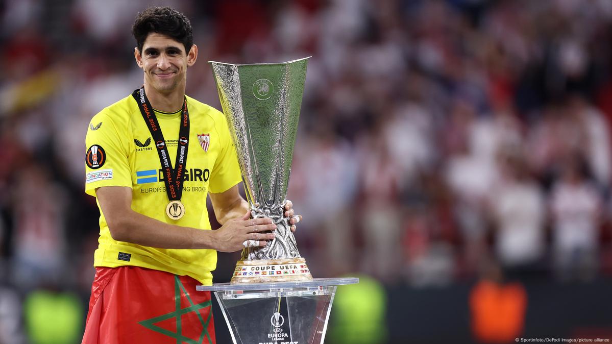 هكذا تفاعل المشجعون مع انتقال ياسين بونو إلى الهلال السعودي Dw