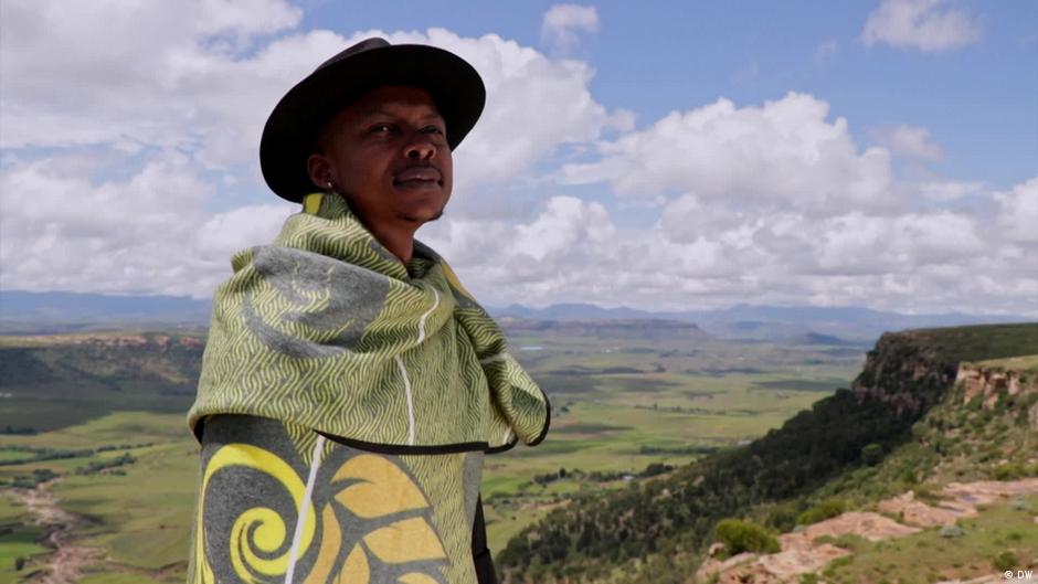 Traditional Basotho blankets turn trendy – DW – 06/16/2023