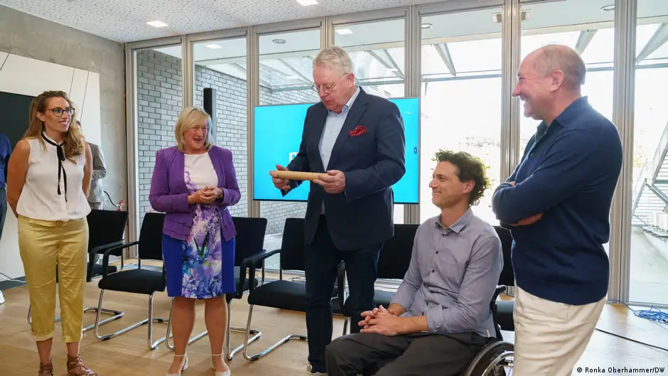 Innoklusio: "Dialogue in the Dark" exhibition at DW in Berlin | Press ...