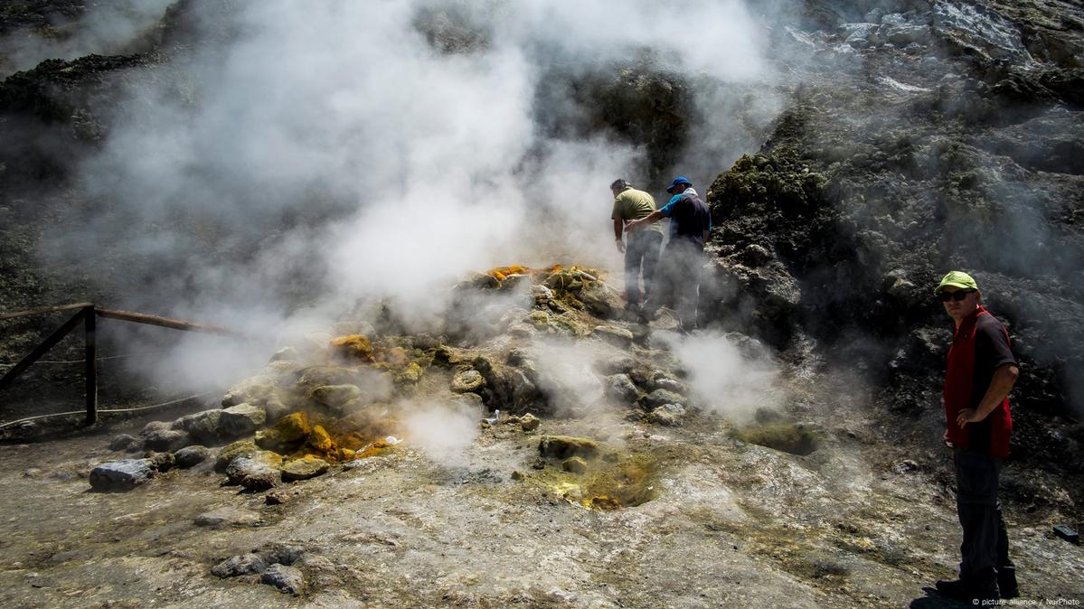 Europe's super volcano: Is an eruption in Italy imminent? – DW – 10/05/2023
