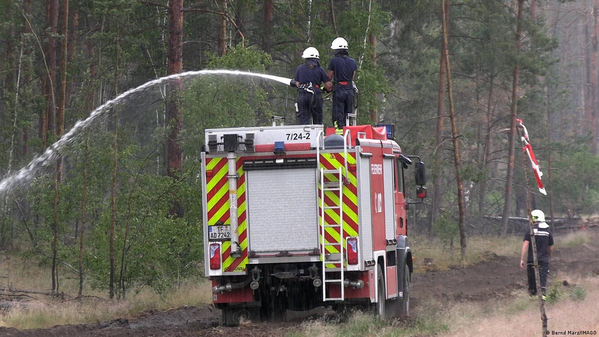 Wildfire extinguished in former military area near Berlin – DW – 06/11/2023
