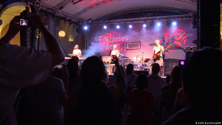 Learn German on the go and free of charge