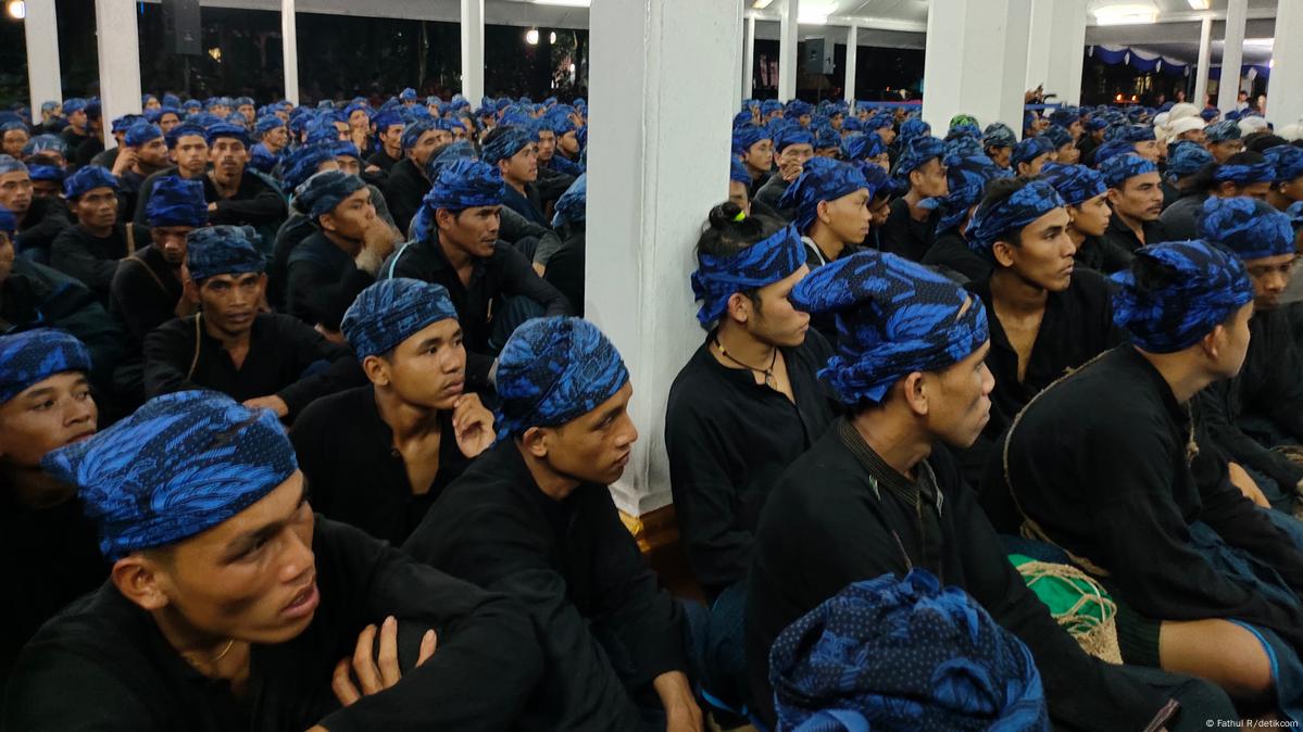 Pemerhati Ungkap Bahaya Internet di Lingkungan Baduy – DW – 13.06.2023 Pemerhati Ungkap Bahaya Internet di Lingkungan Baduy – DW – 13.06.2023