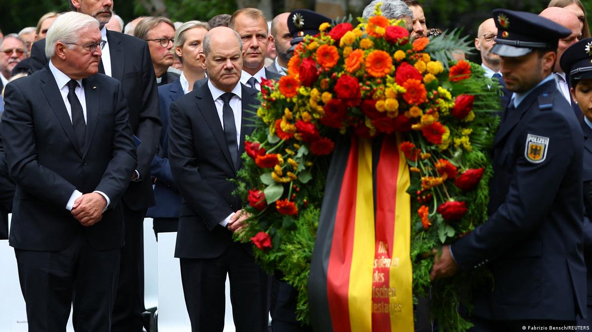 Alemania honra a víctimas de la represión en la RDA – DW – 17/06/2023