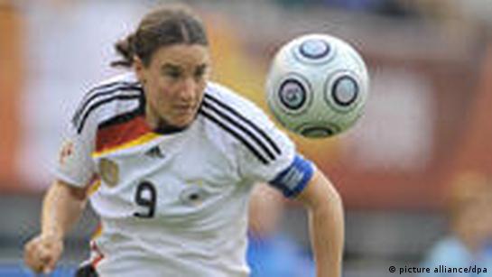 Legend retires – DW – 08/12/2011