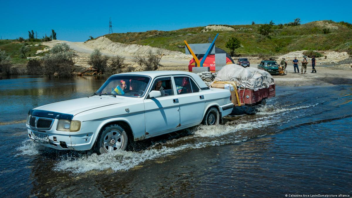 Ukraine updates: Russia blocking Kherson flood aid, UN says – DW – 06 ...