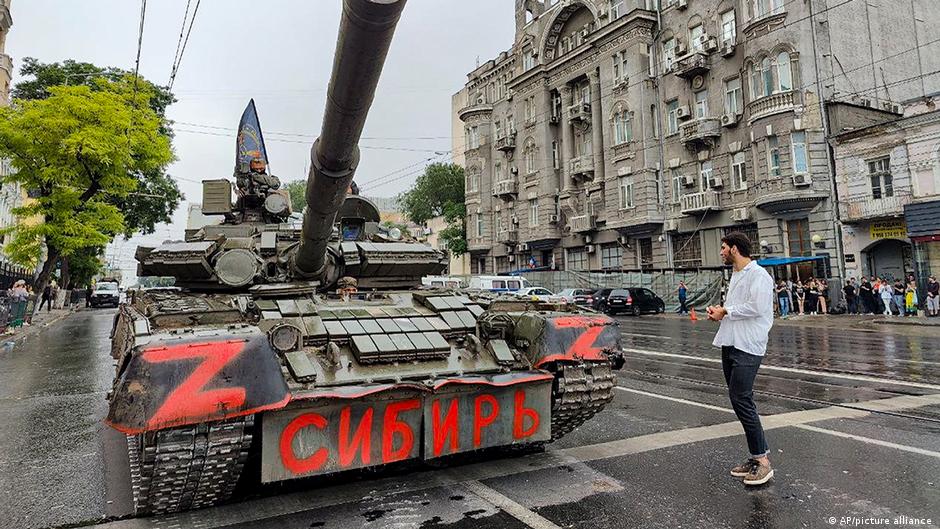 Wagner chief 'humiliated' Putin, Ukraine says – DW – 06/25/2023