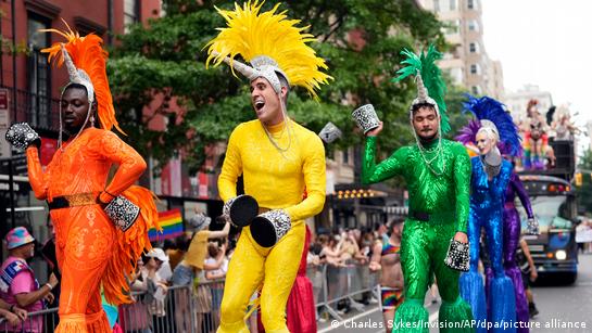Hunderttausende bei Pride-Paraden in den USA – DW – 26.06.2023