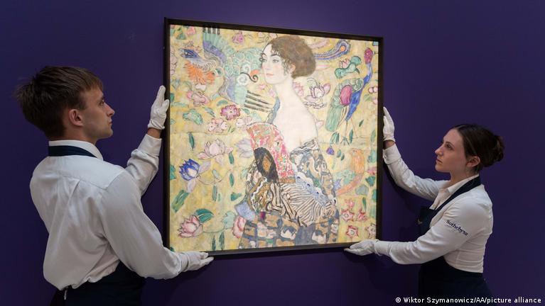 Klimt's 'Lady with a Fan' sells for over $100 million – DW – 06/27/2023