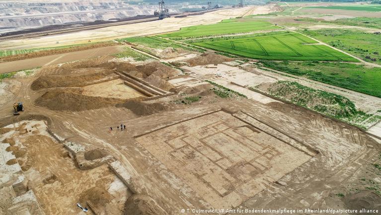 Ancient Roman ruins buried in Germany's coal mining region – DW – 06/27 ...
