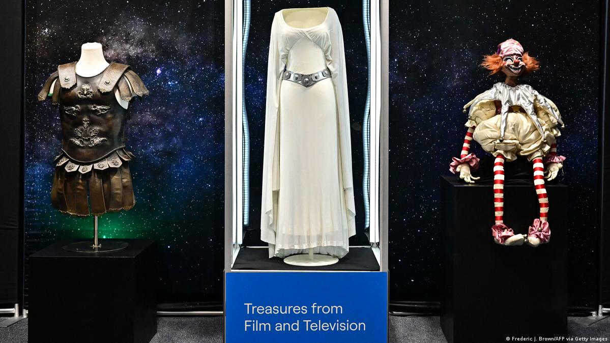 Star Wars: Princess Leia gown fails to sell at auction