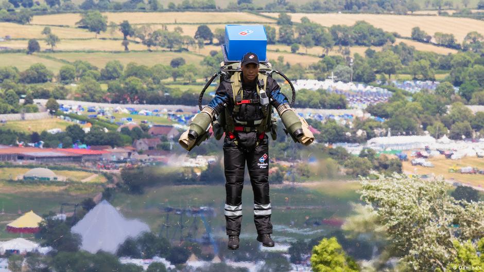 Rocket pizza: la primera entrega de pizzas usando un jetpack