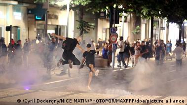 France: 3 police officers charged in riot death – DW – 08/10/2023