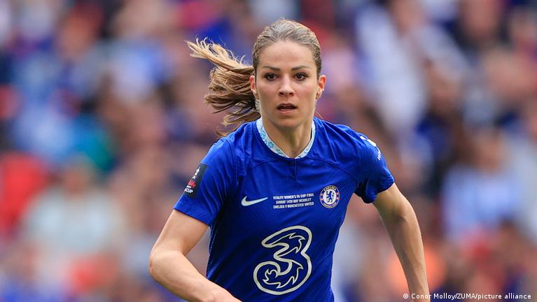 Melanie Leupolz: How to combine World Cups and motherhood – DW – 07/10/2023