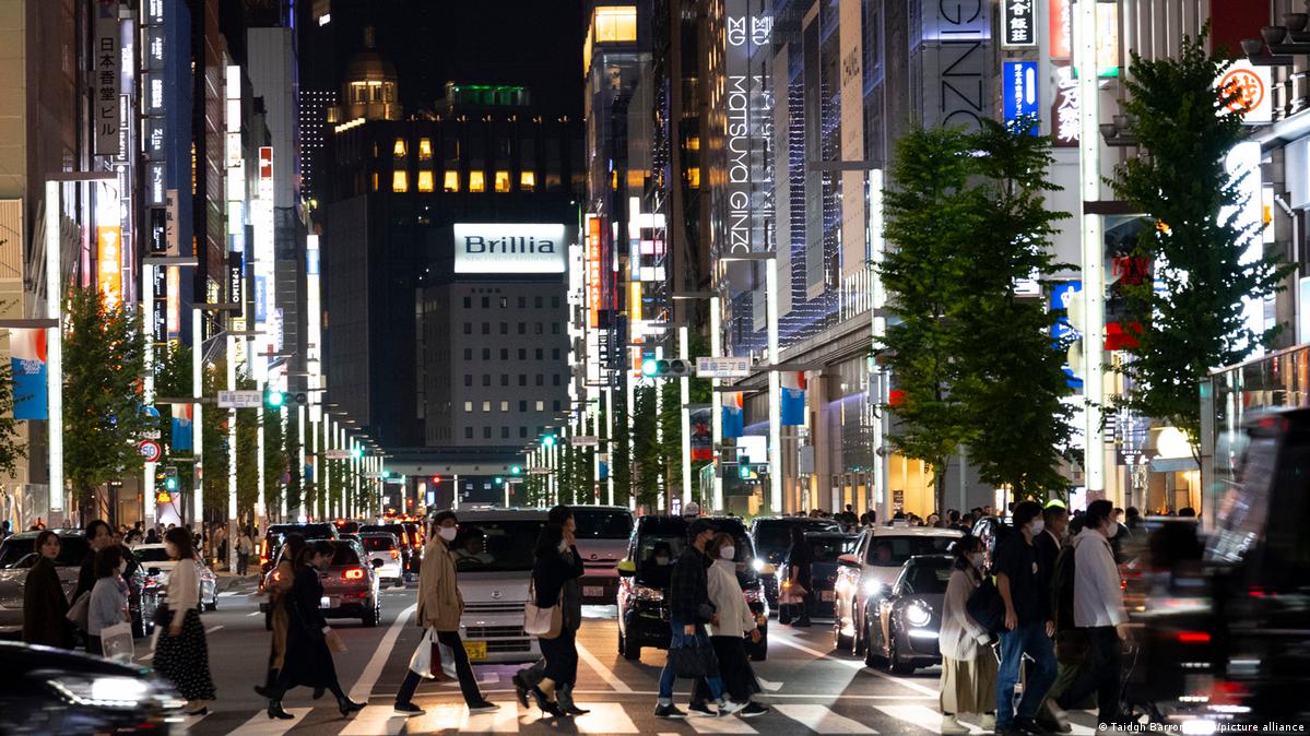 Japan: 'Toyoko Kids' struggle to survive on city streets – DW – 06/10/2024