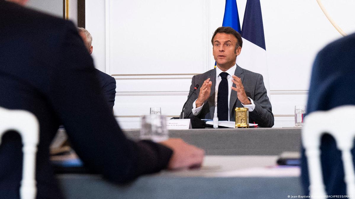 France riots: Macron wants 'sound answers' after unrest – DW – 07/22/2023