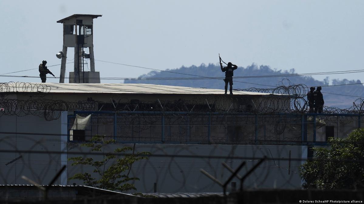 Ecuador: 5 killed in prison fight between rival gangs