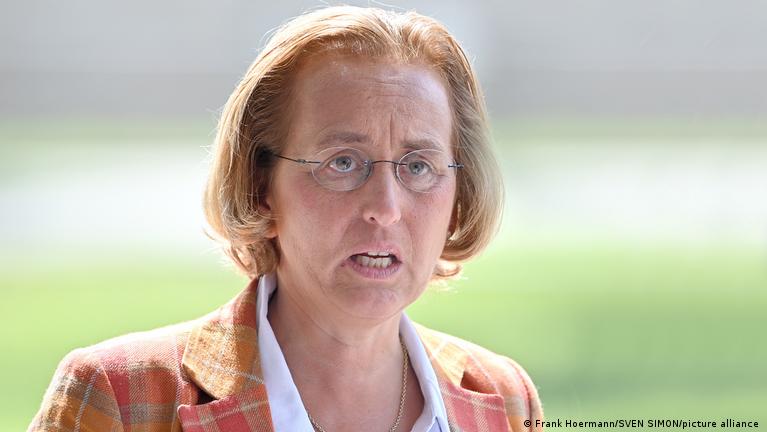 Germany: Man smears dog feces on far-right AfD politician