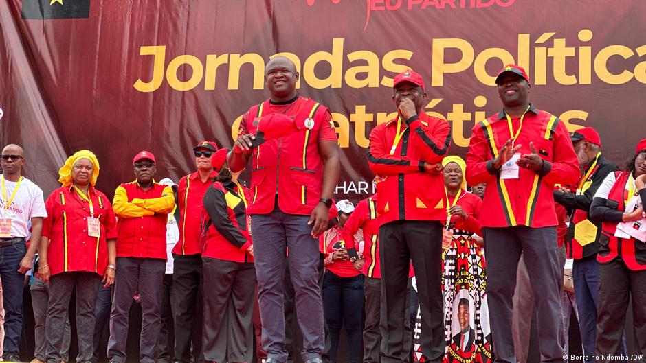 Angola: "O MPLA não tem medo" da destituição – DW – 29/07/2023