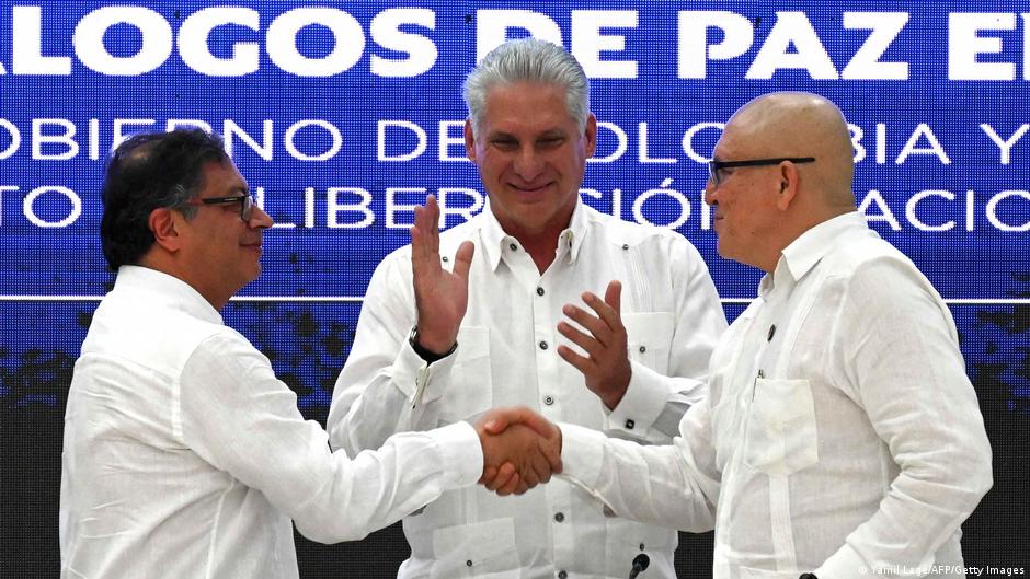 Máximo jefe ELN dice que Petro recibió dinero de extorsiones – DW – 12 ...