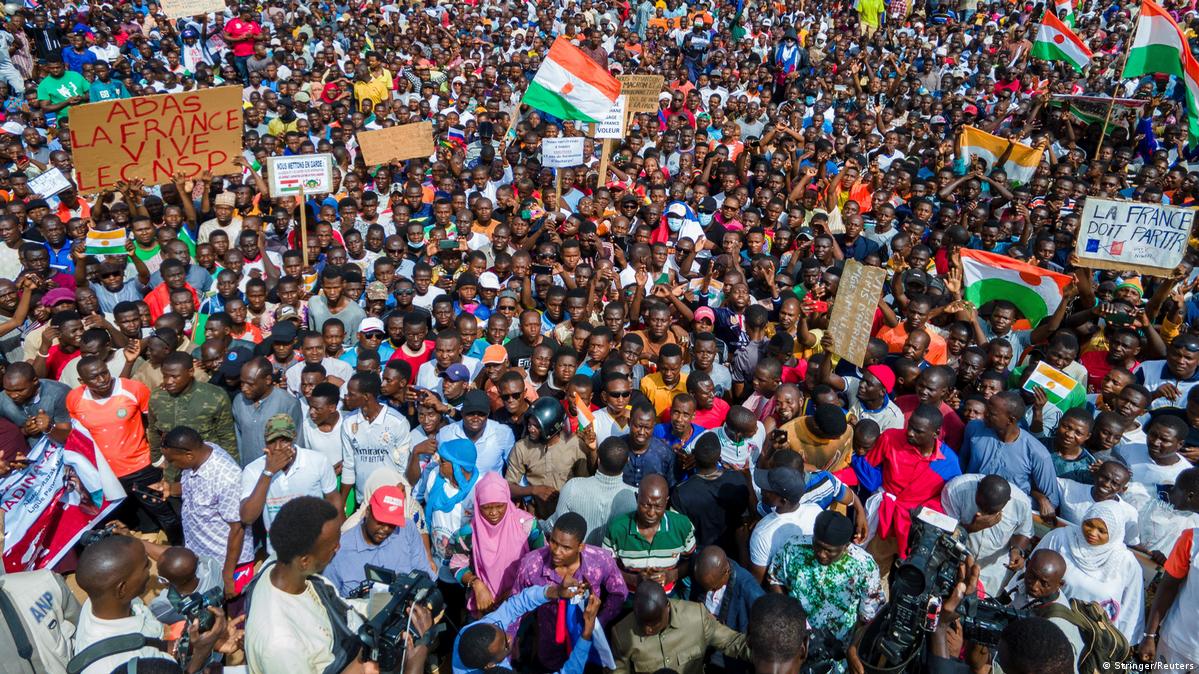 Niger: ECOWAS finalizes potential military intervention plan – DW – 08 ...