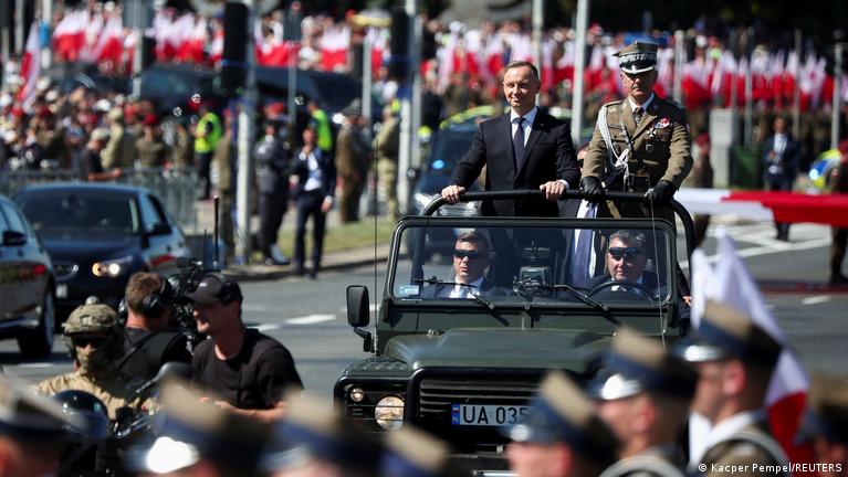 Poland seeks to deter Russia with huge military parade